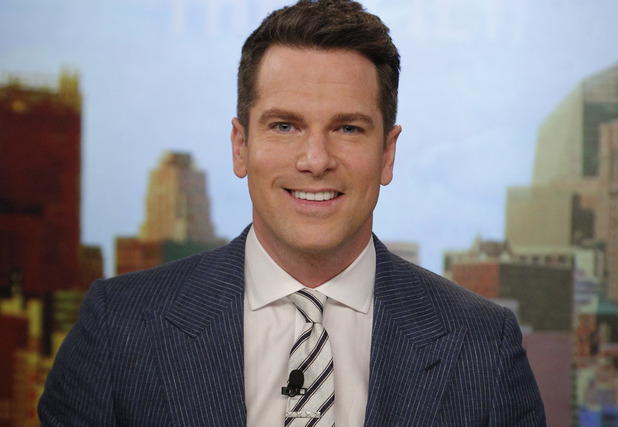 MSNBC's Thomas Roberts Congratulated For Historic, 08/31/2022