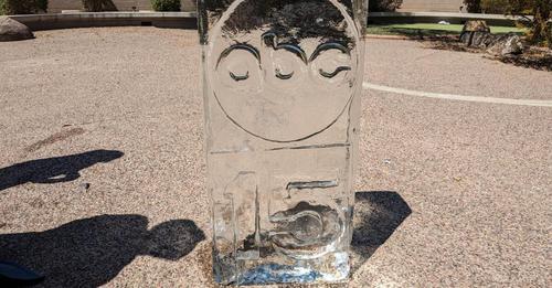 Phoenix Stations Melt Ice to Show Viewers What Record Heat Looks Like